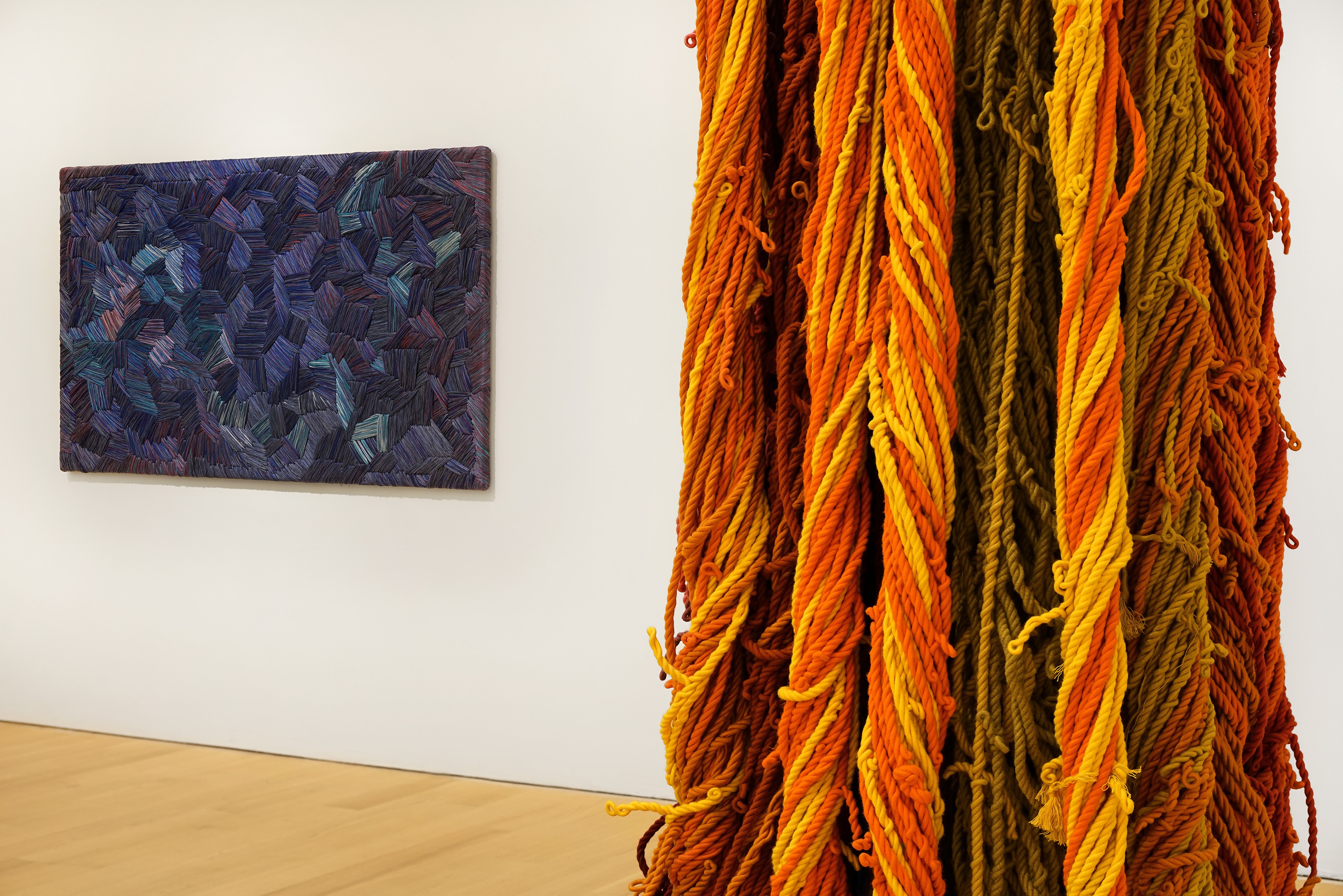 Sheila Hicks: La artista textil más importante del mundo llega al Museo ...