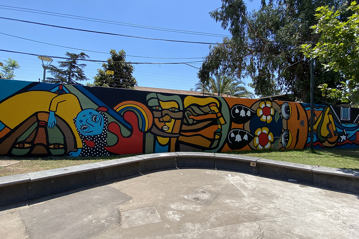 Mono Gonzalez y Mon Laferte unidos en un mural conmemorativo a 50 años ...