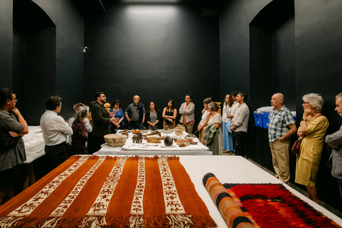 “Vivos y presentes. Arte de los pueblos Atacameño/Lickanantay, Mapuche ...